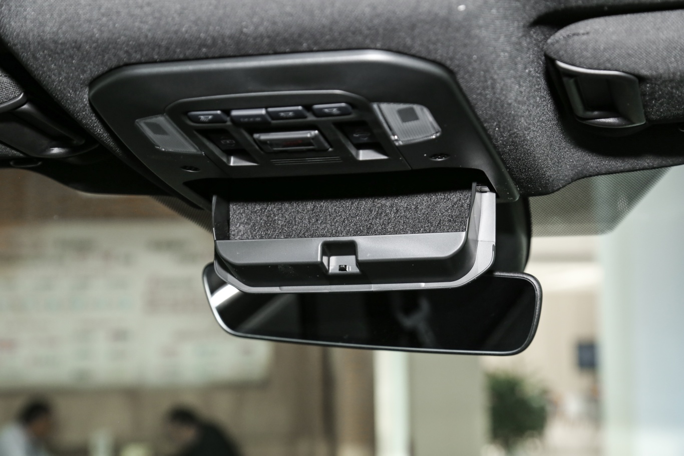 【皇冠陆放HEV 2.5L 四驱尊贵版 7座中控图片-汽车图片大全】-易车