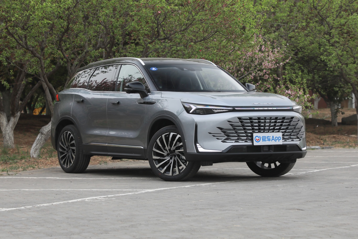 【北京X71.5TD 尊享＋侧前45度车头向右水平图片-汽车图片大全】-易车