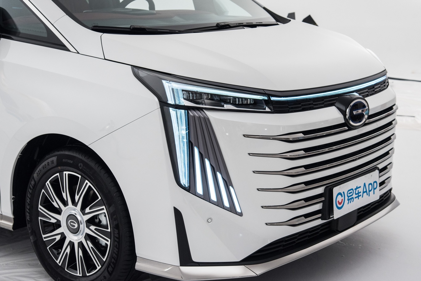 【传祺E92.0T 136km MAX大灯侧45度俯拍图片-汽车图片大全】-易车