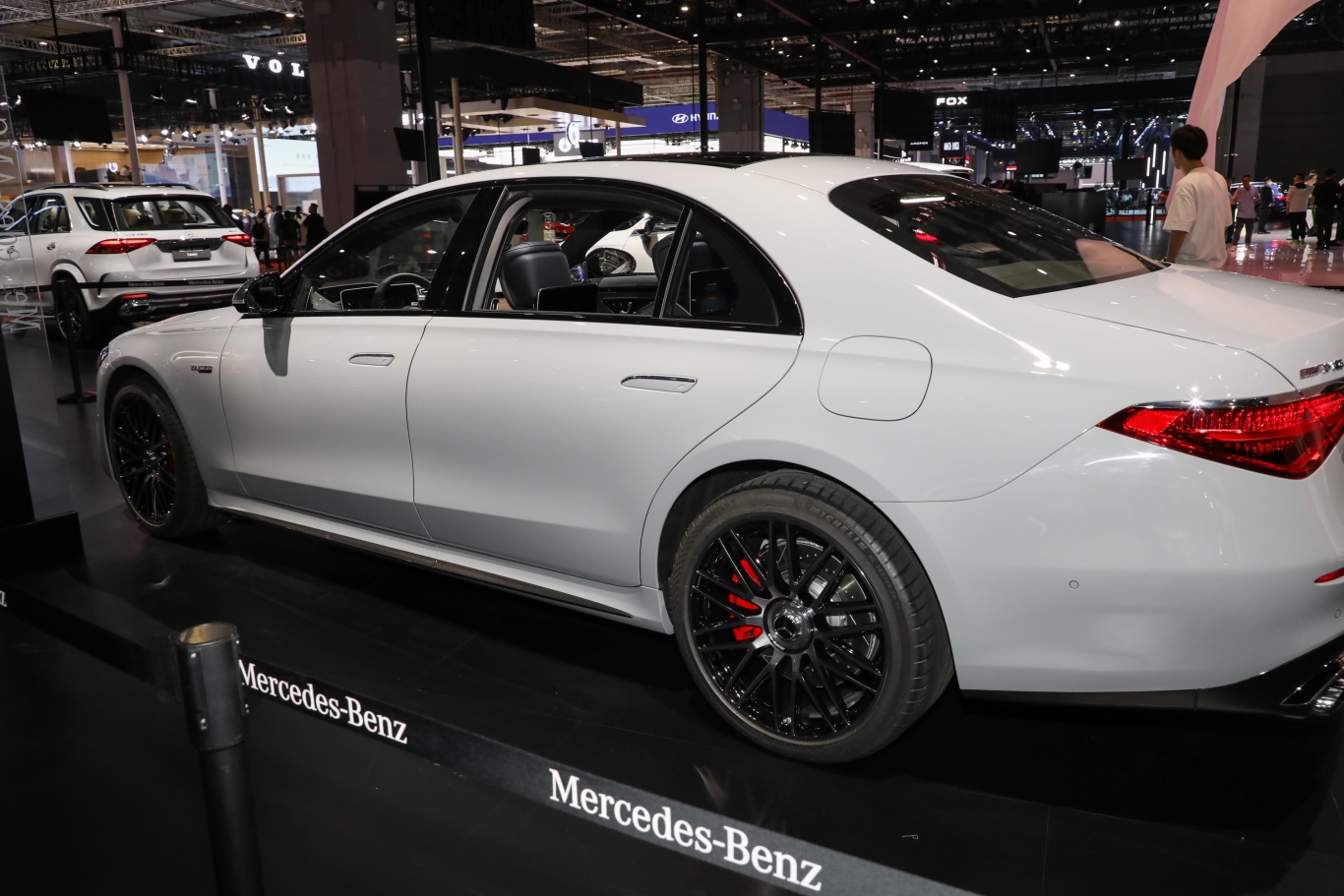【奔驰S级 AMG新能源AMG S 63 L E PERFORMANCE图片-汽车图片大全】-易车