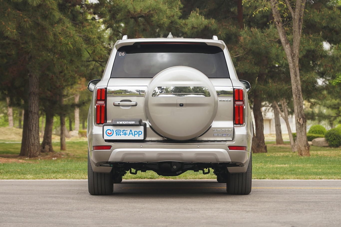 【坦克500新能源2.0T Hi4-T正后水平图片-汽车图片大全】-易车