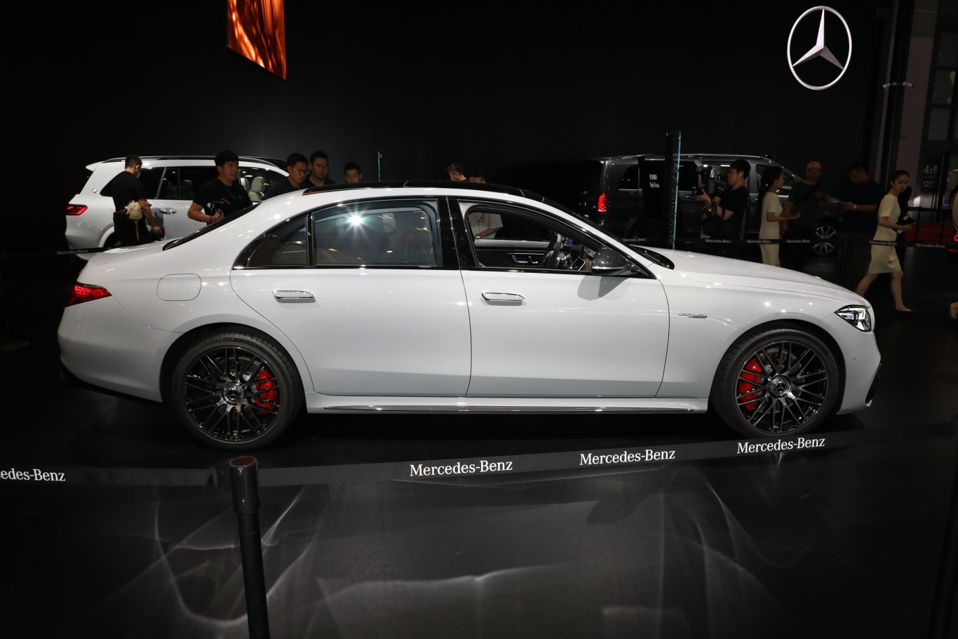 【奔驰S级 AMG新能源AMG S 63 L E PERFORMANCE图片-汽车图片大全】-易车