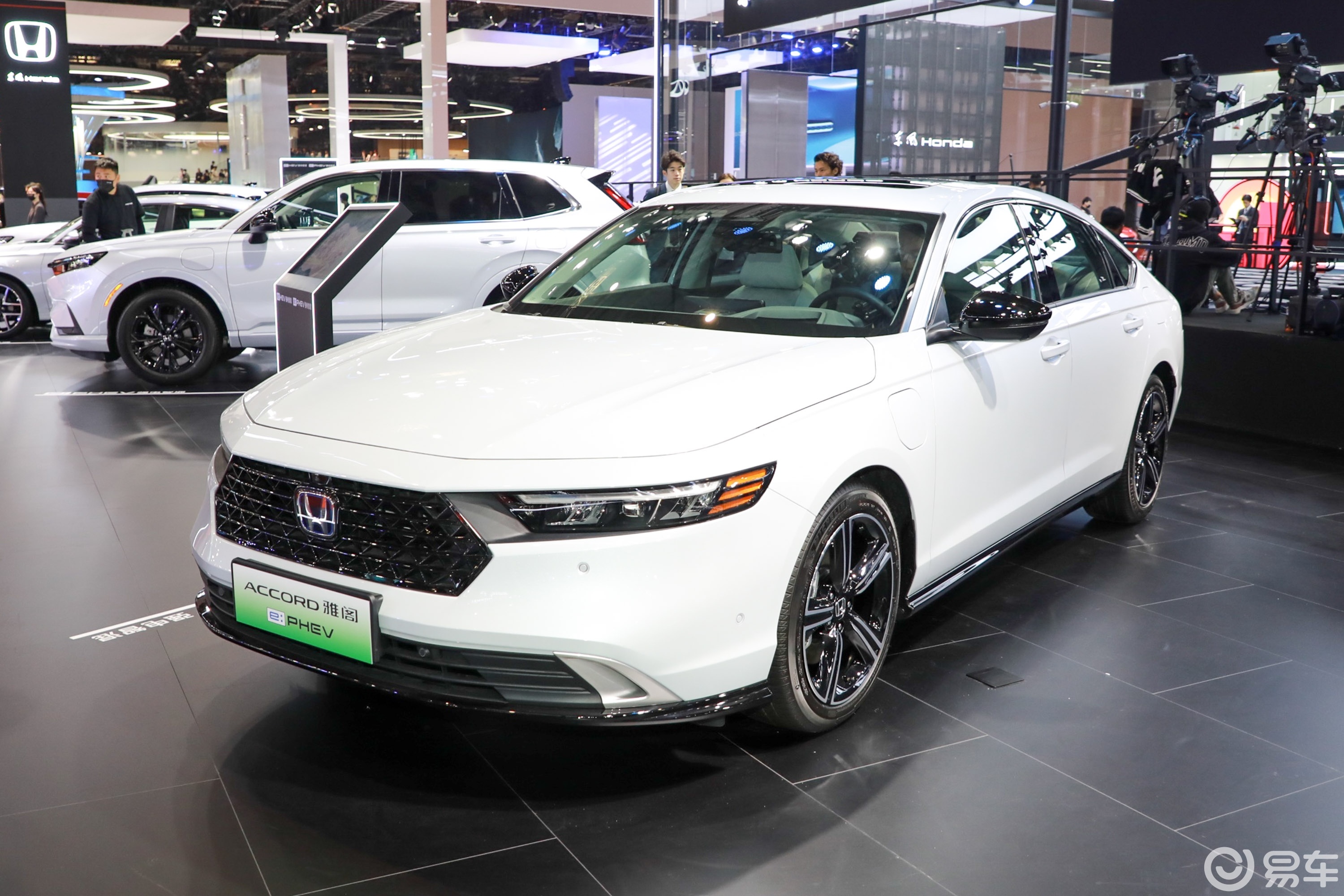 【雅阁 e:PHEV2.0L 82km 旗舰版图片-汽车图片大全】-易车