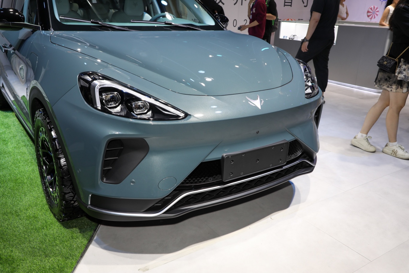 【极狐 阿尔法T森林版 688E+ 电机160kW图片-汽车图片大全】-易车