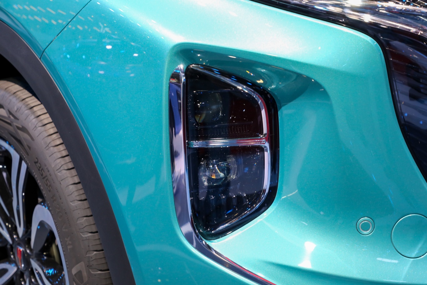 【红旗HS72.0T 四驱旗领版 6座外观图片-汽车图片大全】-易车