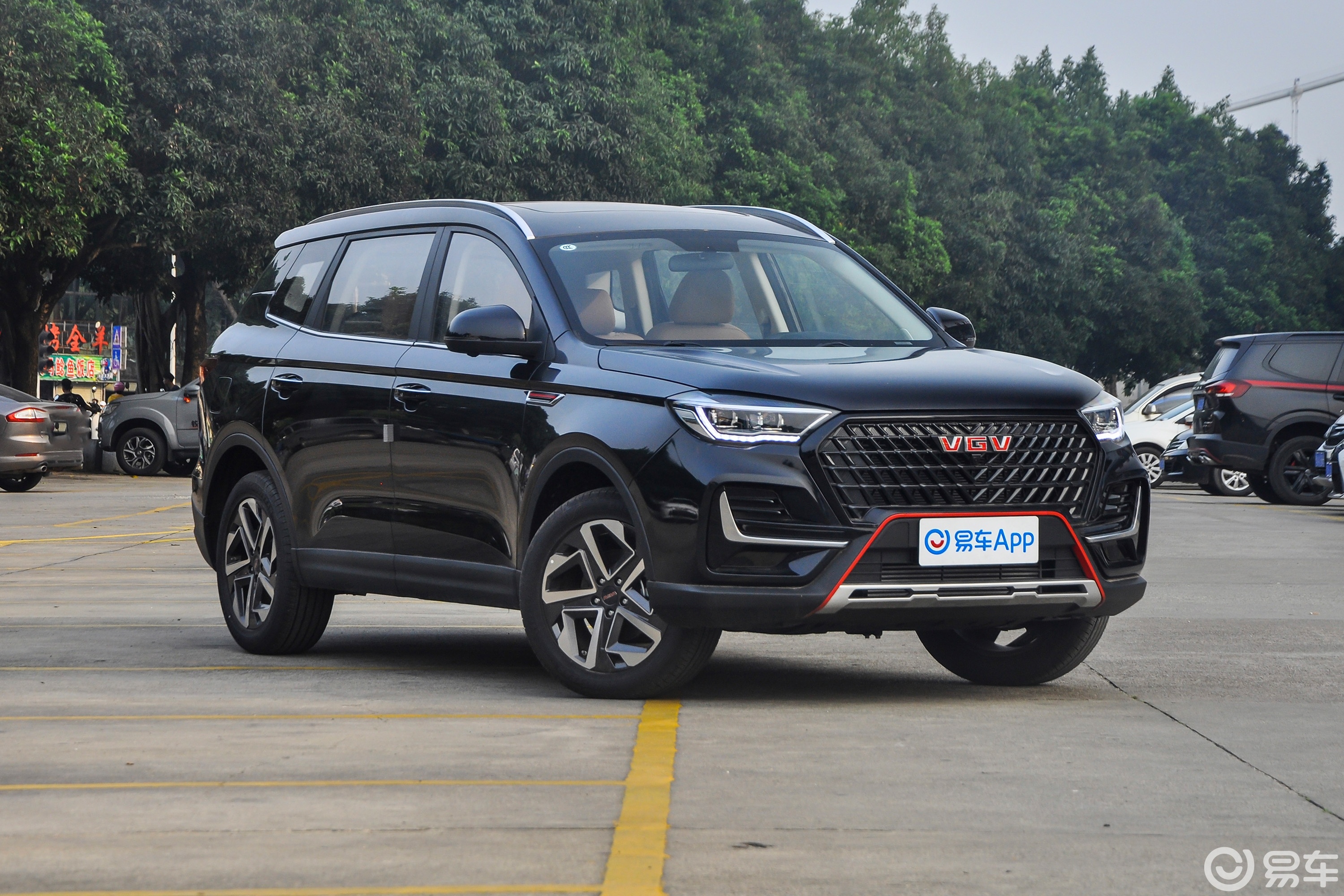 【VGV U75 PLUS2.0T 奇趣山地版 7座侧前45度车头向右水平图片-汽车图片大全】-易车