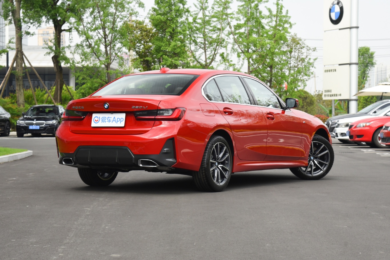 【宝马3系320Li M运动套装侧后45度车头向右水平图片-汽车图片大全】-易车