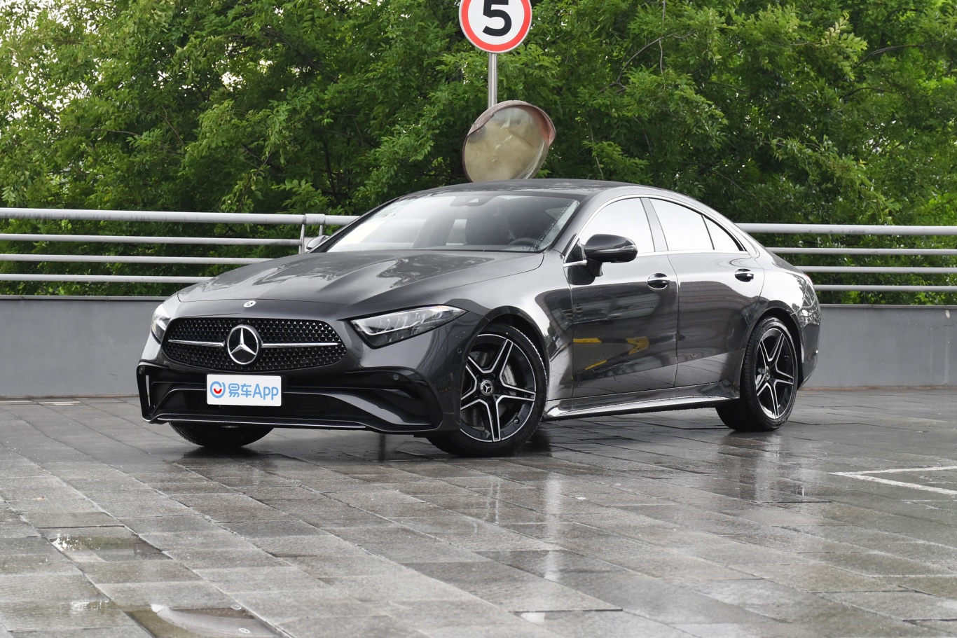 【奔驰CLS改款 CLS 300 豪华型侧前45度车头向左水平图片-汽车图片大全】-易车