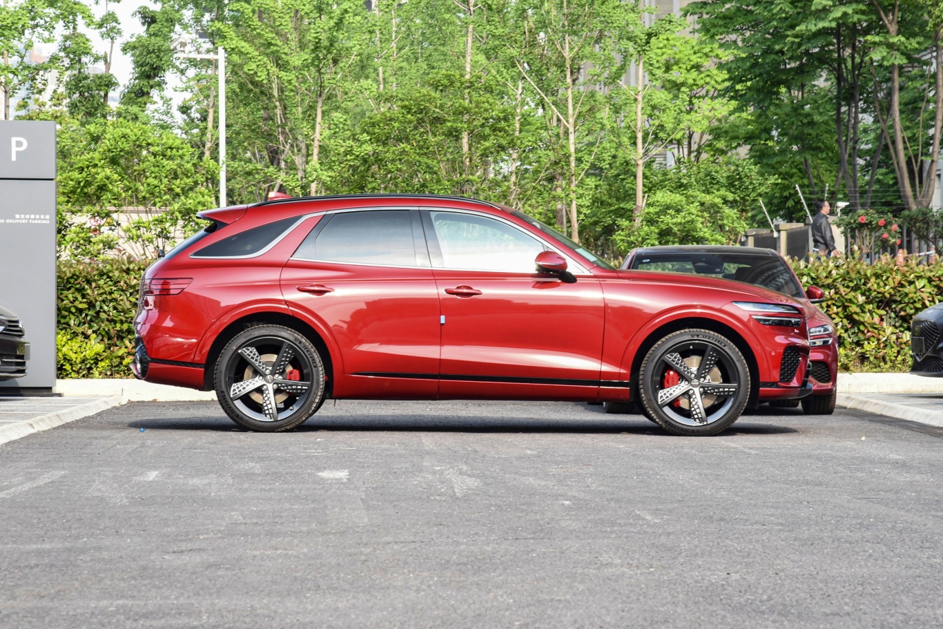 【捷尼赛思GV702.5T 四驱旗舰版正侧车头向右水平图片-汽车图片大全】-易车