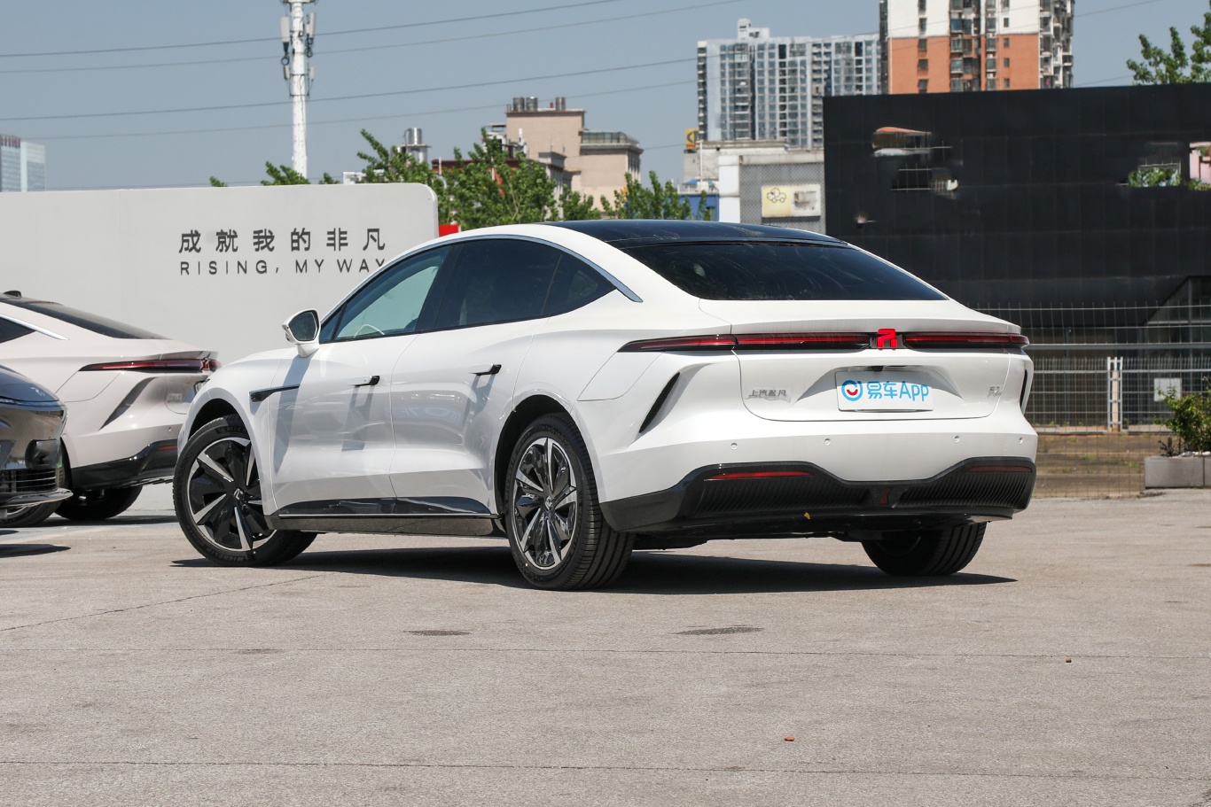 【飞凡F7666km 后驱长续版侧后45度车头向左水平图片-汽车图片大全】-易车