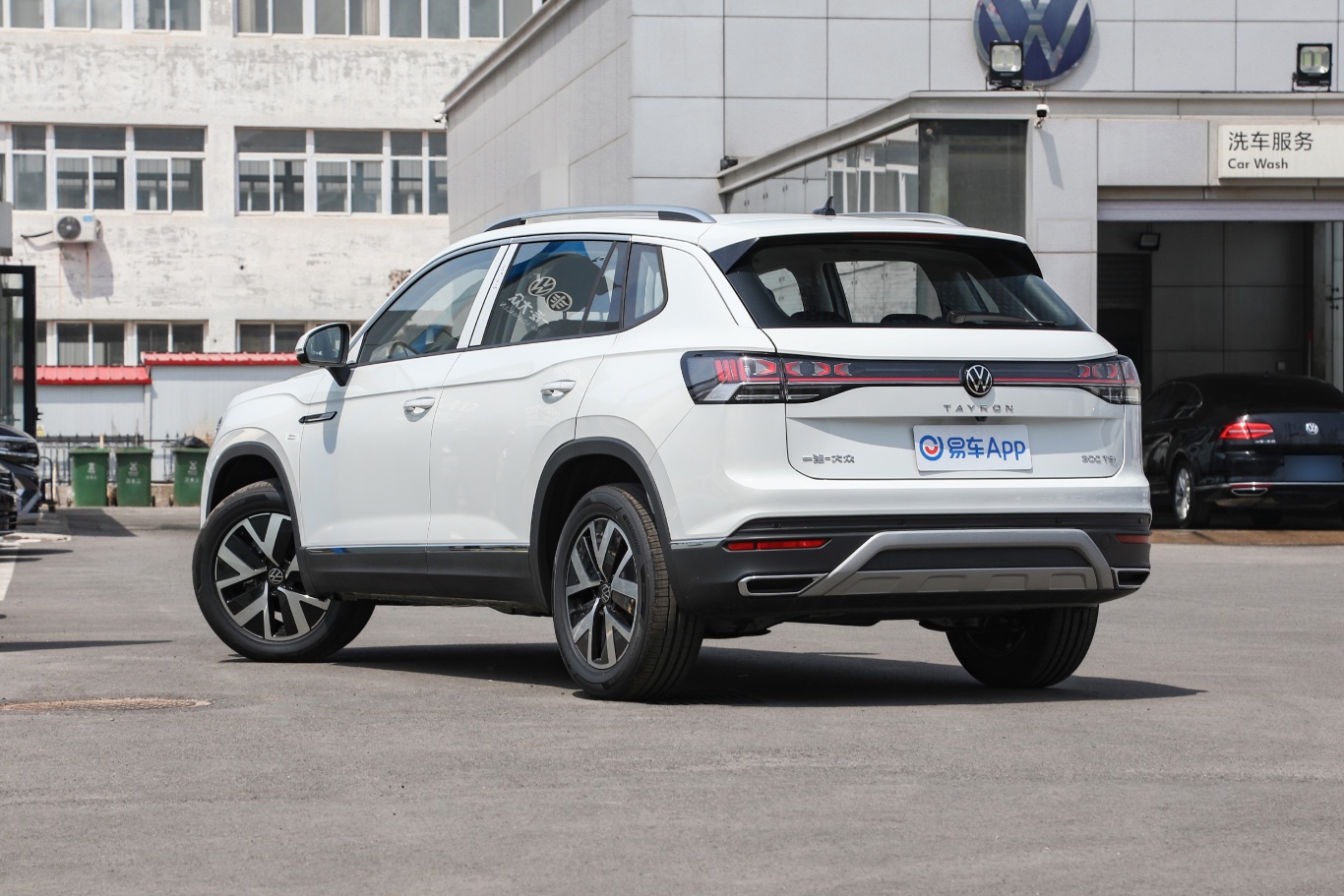 【探岳300TSI 两驱豪华Plus进阶版侧后45度车头向左水平图片-汽车图片大全】-易车