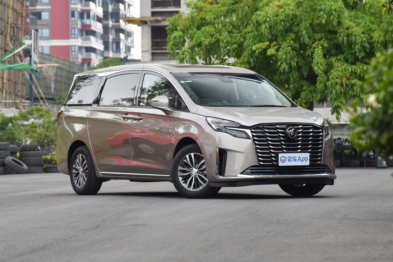 【别克GL8ES陆尊 2.0T 尊享型 7座侧前45度车头向右水平图片-汽车图片大全】-易车