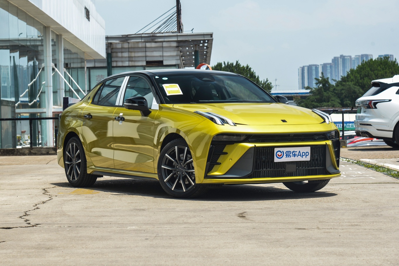【领克0303+ 2.0T 自动四驱驭风版 5座侧前45度车头向右水平图片-汽车图片大全】-易车
