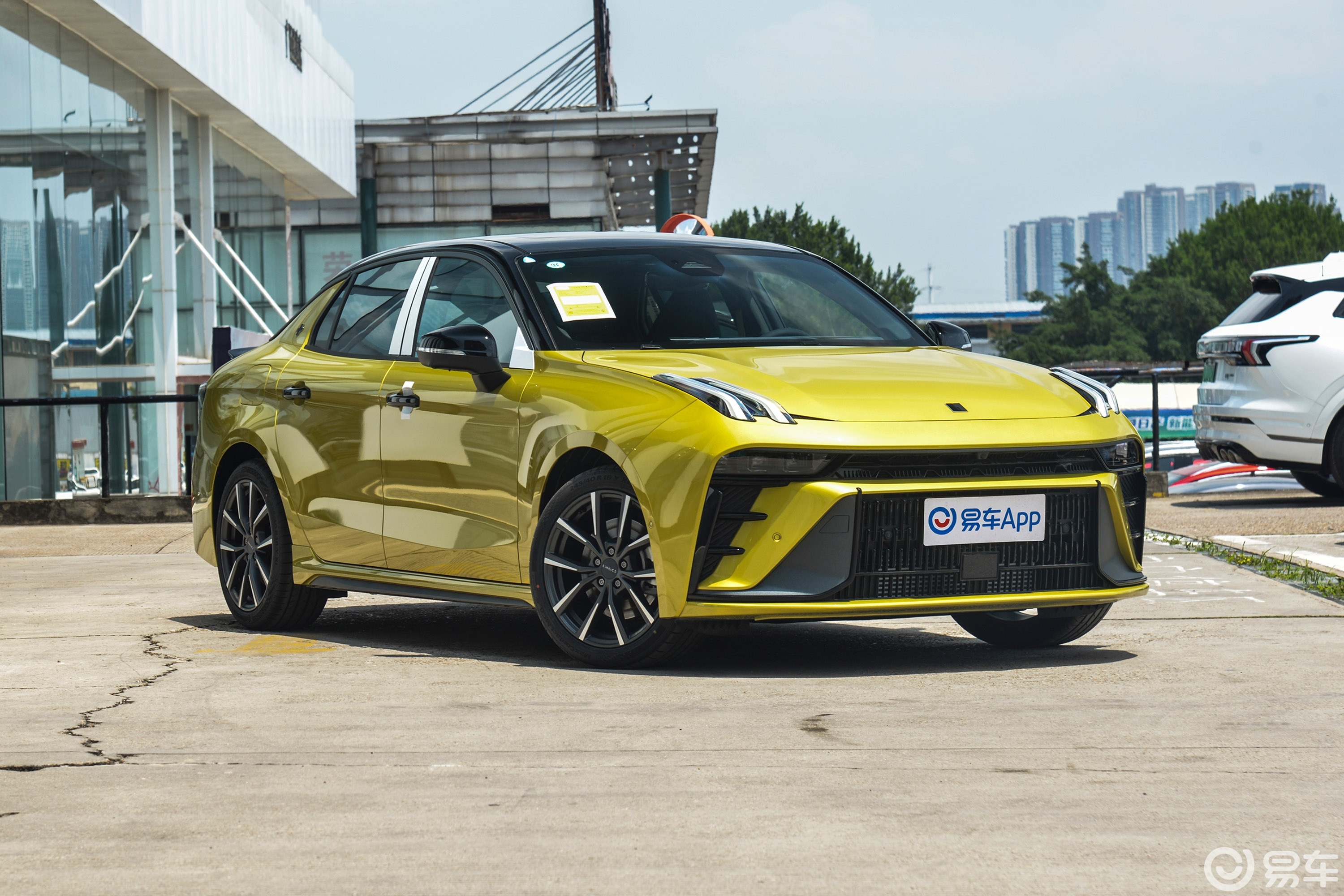 【领克0303+ 2.0T 自动四驱驭风版 5座侧前45度车头向右水平图片-汽车图片大全】-易车