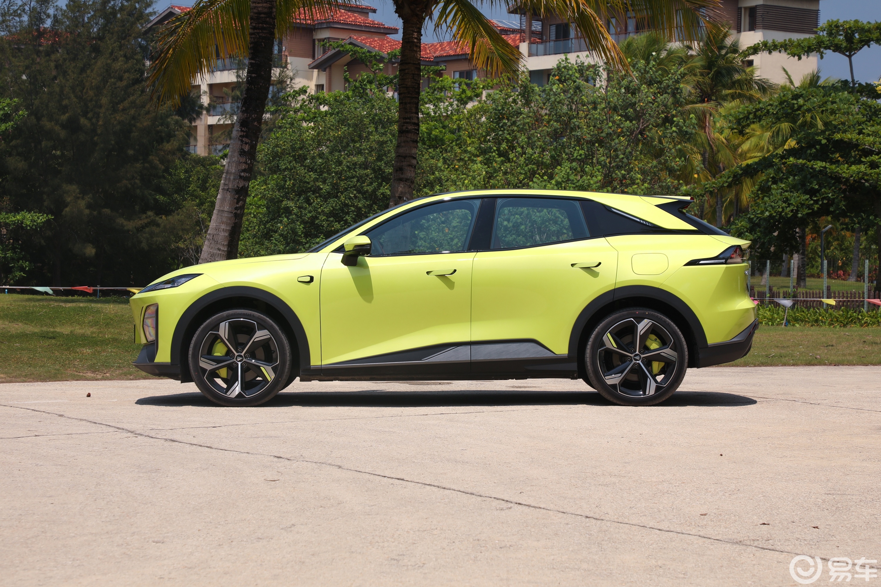 【深蓝S7增程版 1120km 200Max正侧车头向左水平图片-汽车图片大全】-易车