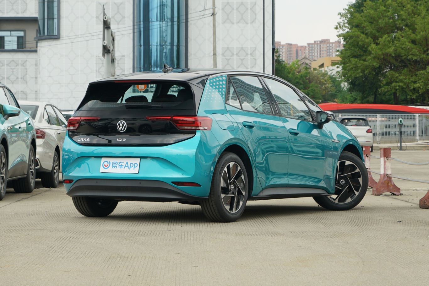 【大众ID.3升级款 450km 纯净智享版侧后45度车头向右水平图片-汽车图片大全】-易车