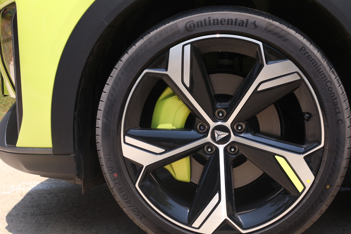 【深蓝S7增程版 1120km 200Max前刹车卡钳图片-汽车图片大全】-易车