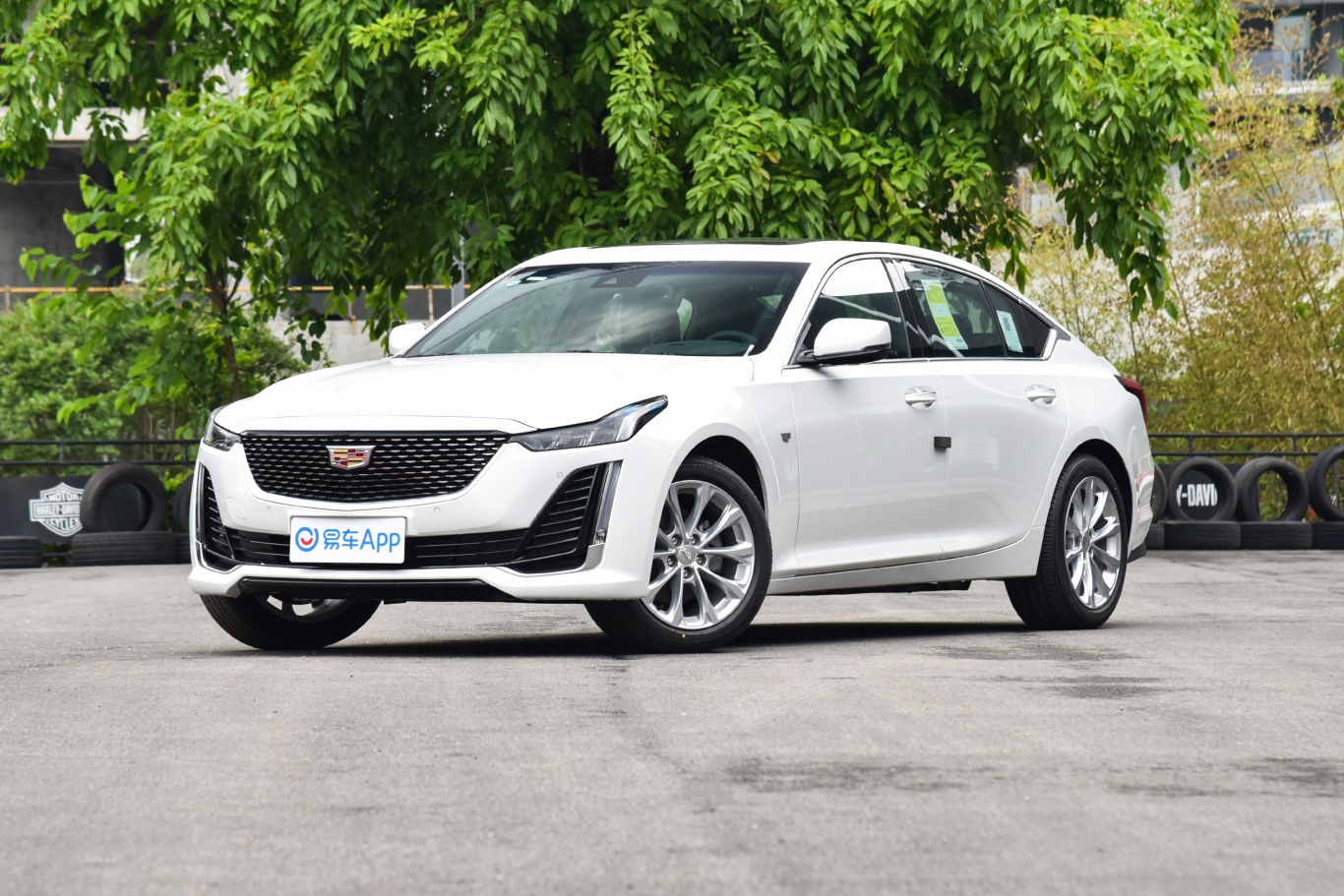 【凯迪拉克CT528T 豪华型(标准版)侧前45度车头向左水平图片-汽车图片大全】-易车