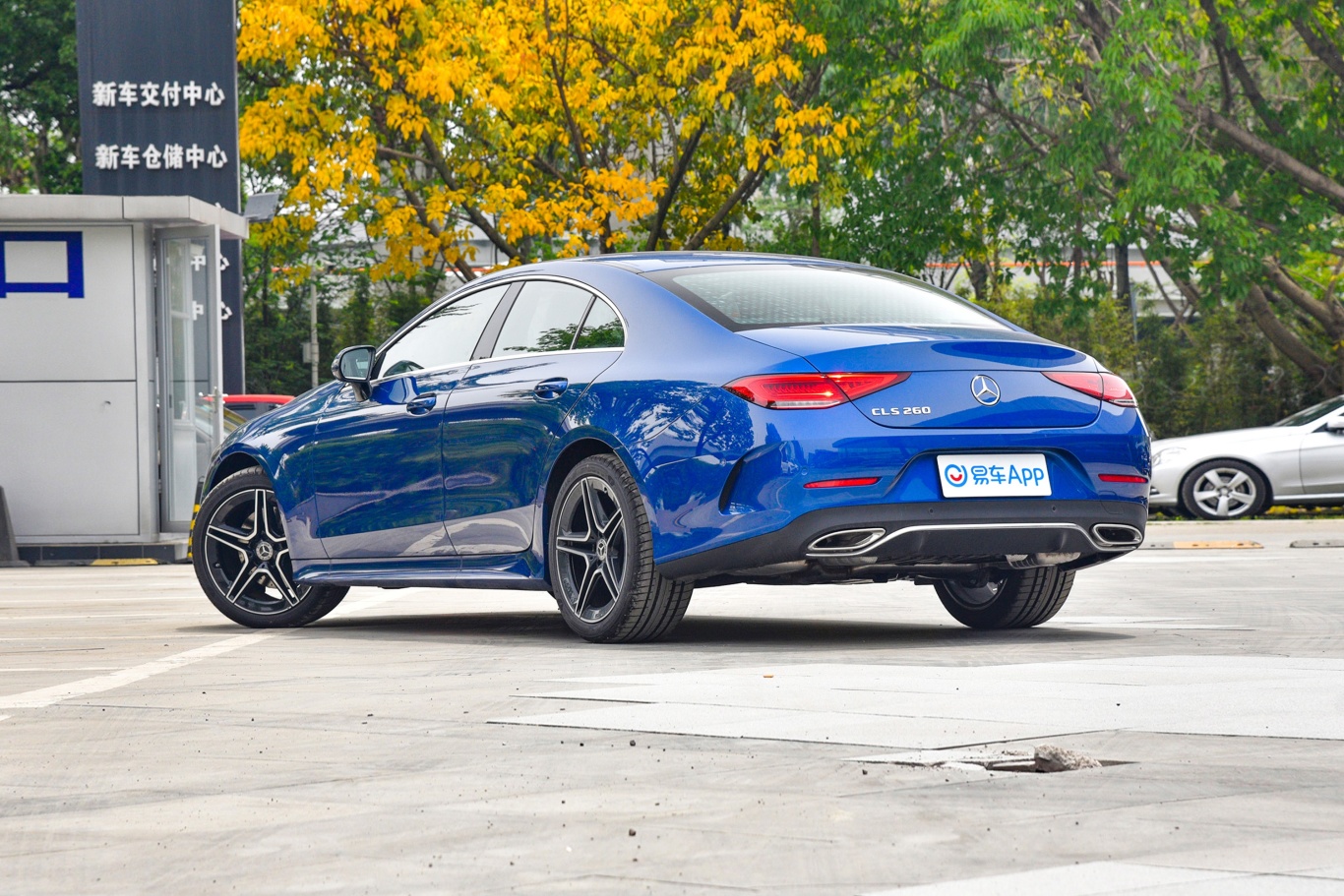 【奔驰CLS改款 CLS 260侧后45度车头向左水平图片-汽车图片大全】-易车