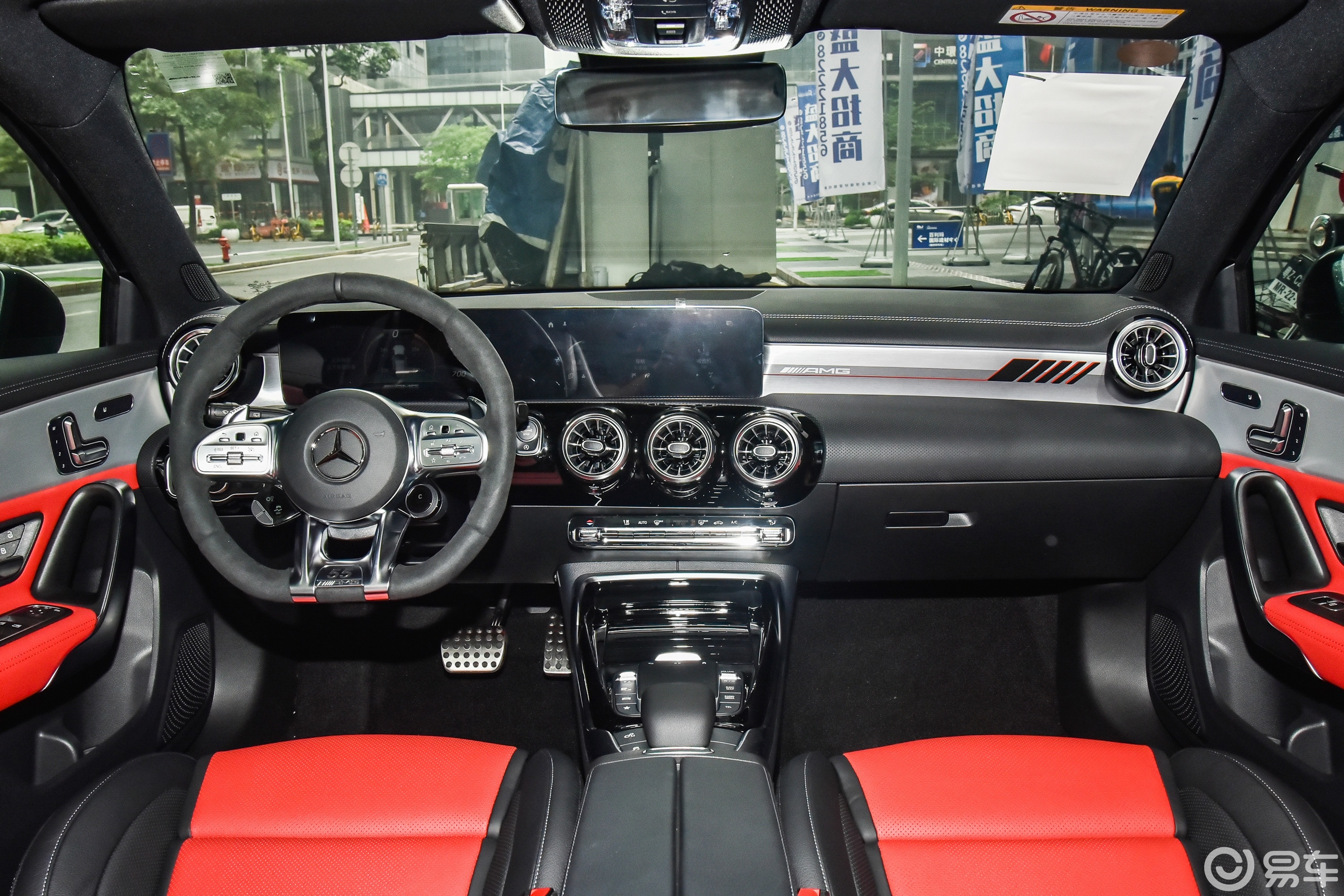 【奔驰A级 AMG(进口)AMG A 35 4MATIC 55周年纪念版内饰全景正拍图片-汽车图片大全】-易车