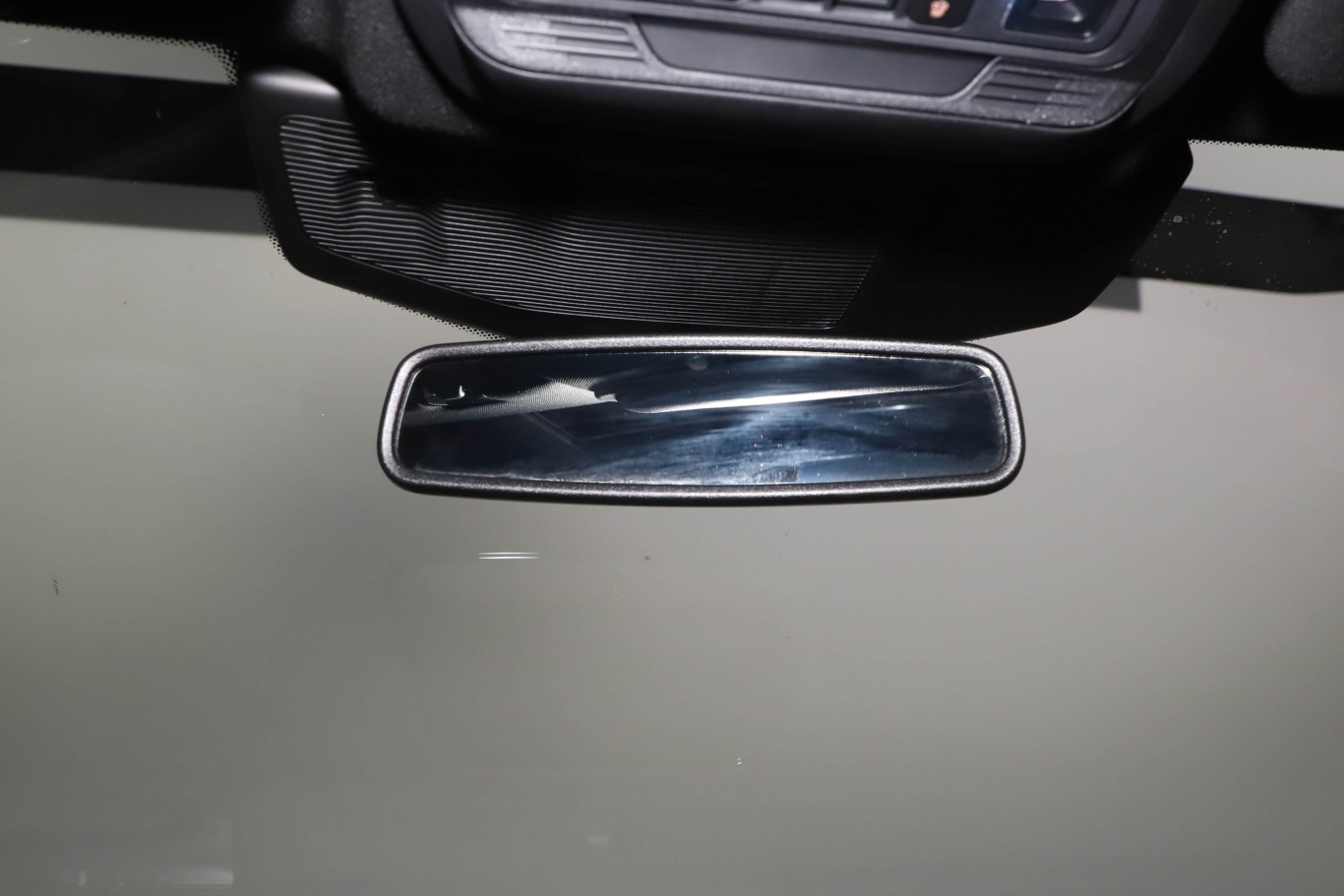 【探险者EcoBoost 285 四驱昆仑巅峰版 6座内后视镜图片-汽车图片大全】-易车