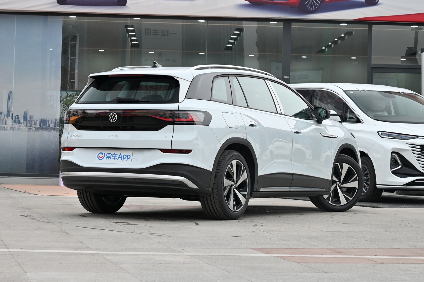 【ID.6 X升级款 617km 极智长续航版 6座侧后45度车头向右水平图片-汽车图片大全】-易车