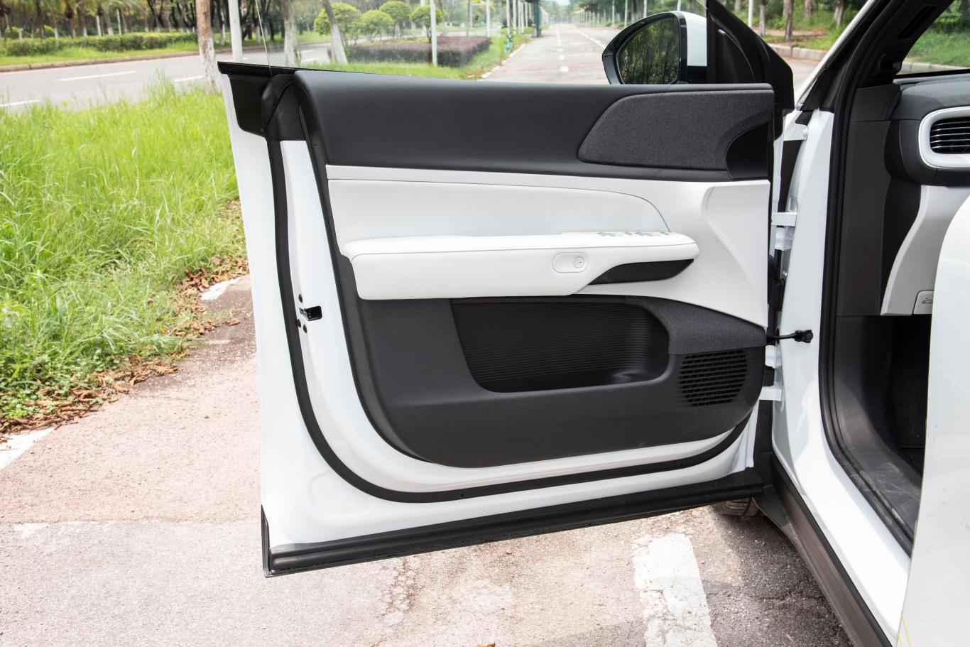 【小鹏G6700 四驱高性能Max主驾驶位图片-汽车图片大全】-易车