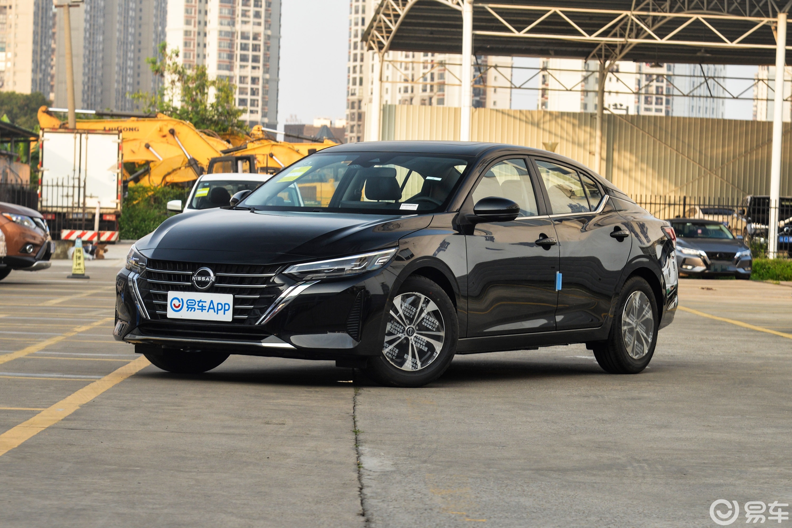 【轩逸1.6L 智驾版侧前45度车头向左水平图片-汽车图片大全】-易车