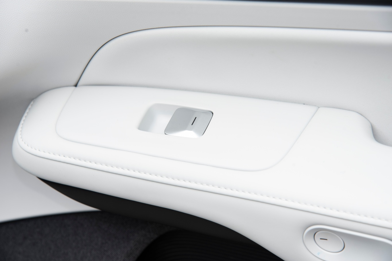 【小鹏G6700 四驱高性能Max副驾驶位图片-汽车图片大全】-易车