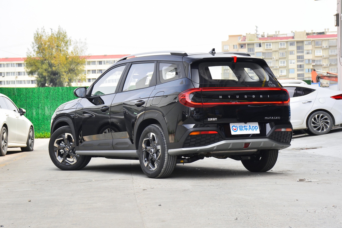 【现代ix35沐飒 2.0L LUX尊贵版侧后45度车头向左水平图片-汽车图片大全】-易车