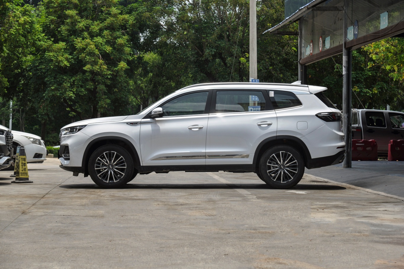 【瑞虎8 PLUS改款 290TGDI 双离合两驱豪享版+正侧车头向左水平图片-汽车图片大全】-易车