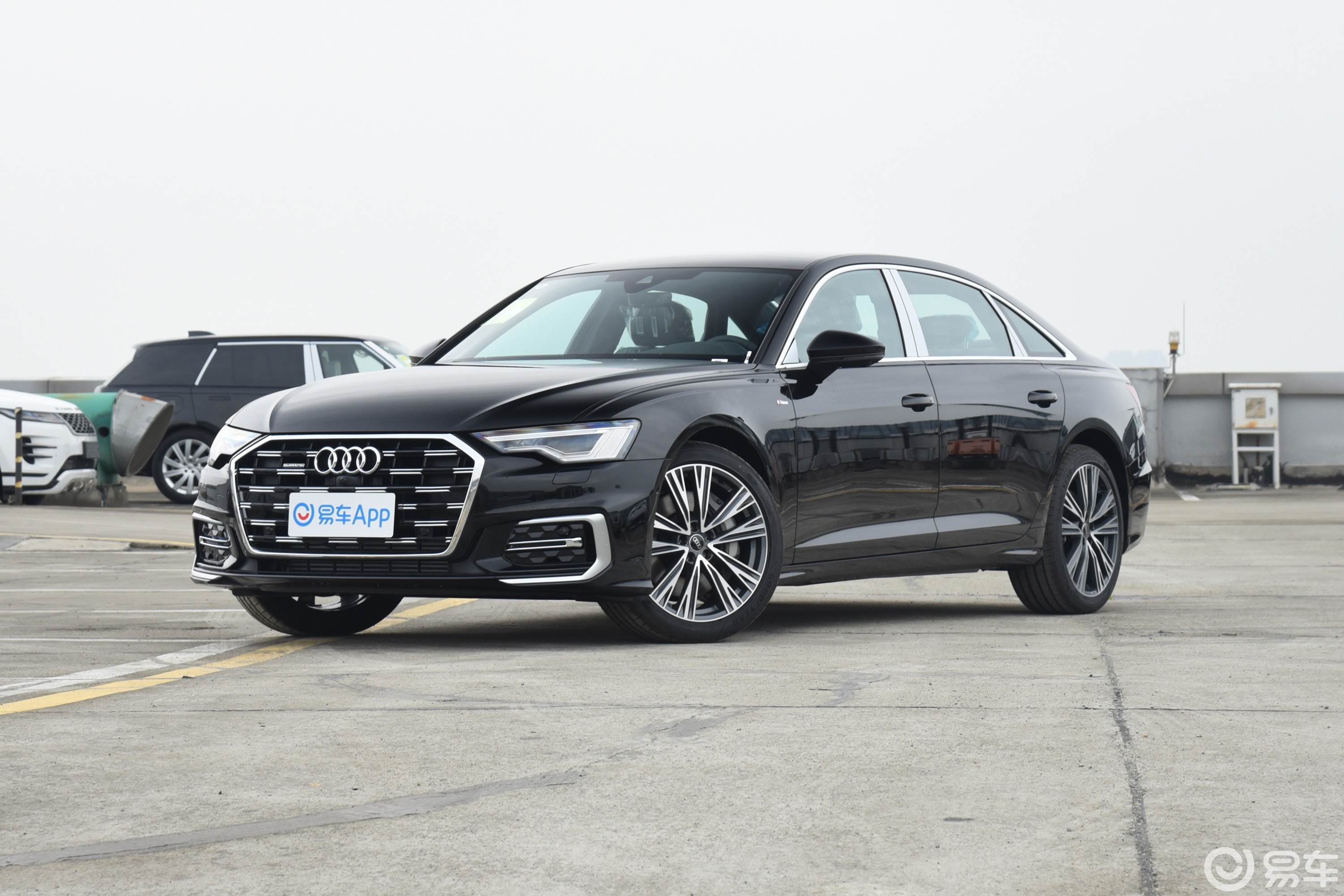 【奥迪A6L改款 55 TFSI quattro 尊享动感型侧前45度车头向左水平图片-汽车图片大全】-易车
