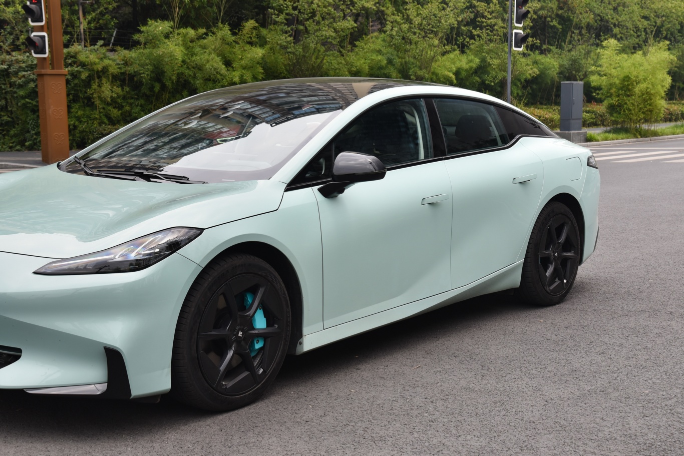 【昊铂GT710km 超充版外观细节图片-汽车图片大全】-易车