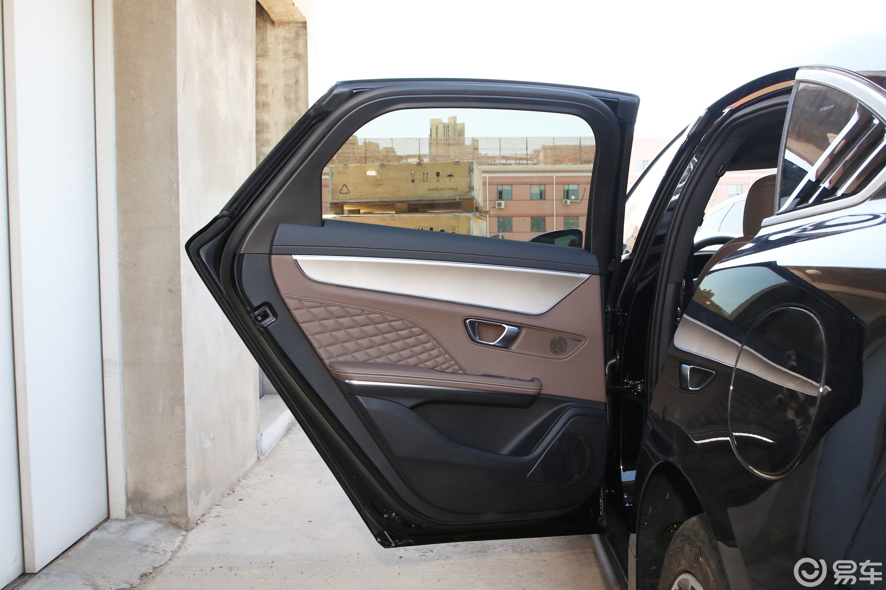 【汉DM-i 冠军版 1.5T 121km 两驱尊荣型驾驶员侧后车门图片-汽车图片大全】-易车