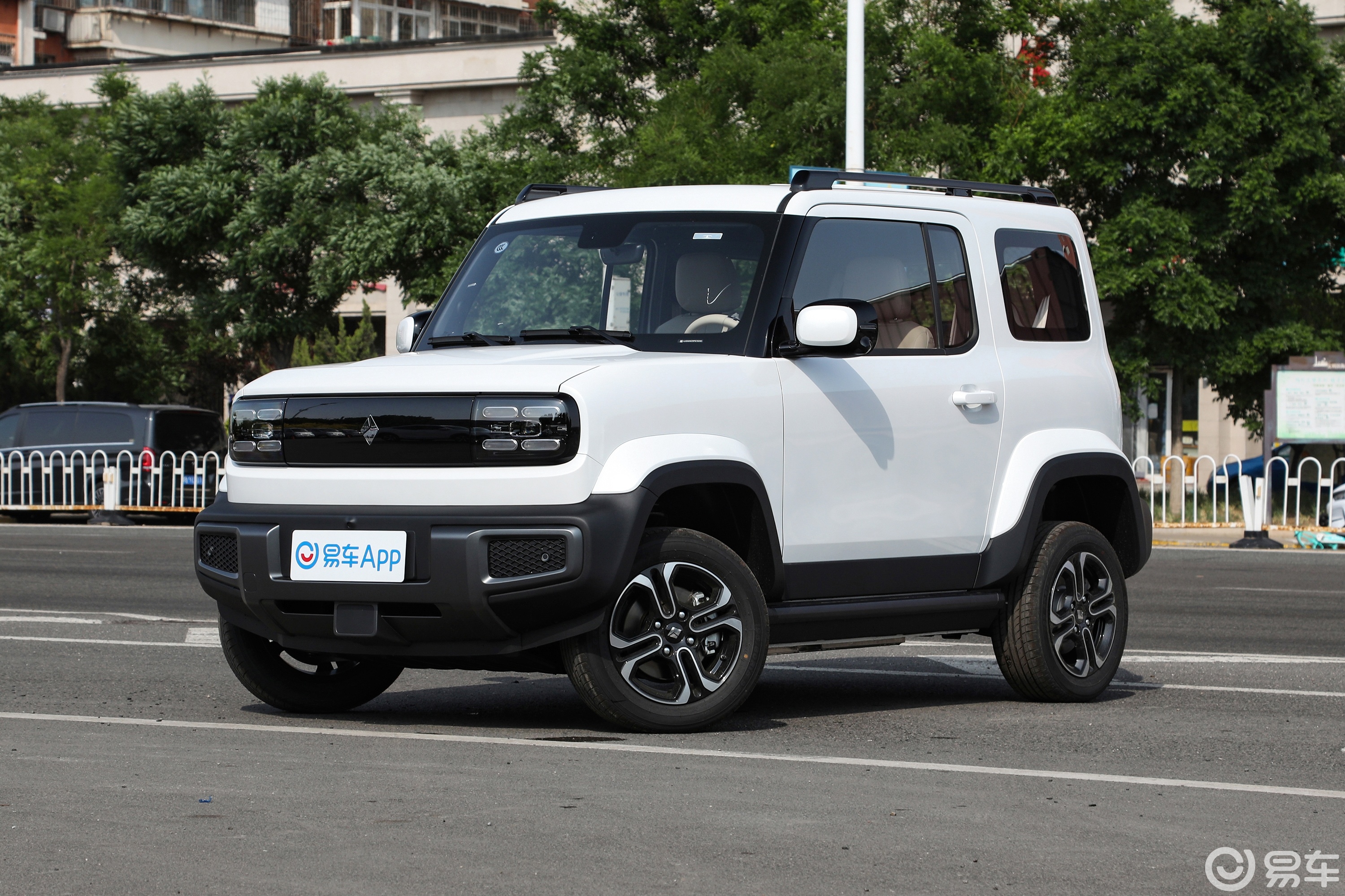 【宝骏悦也303km 旗舰版侧前45度车头向左水平图片-汽车图片大全】-易车