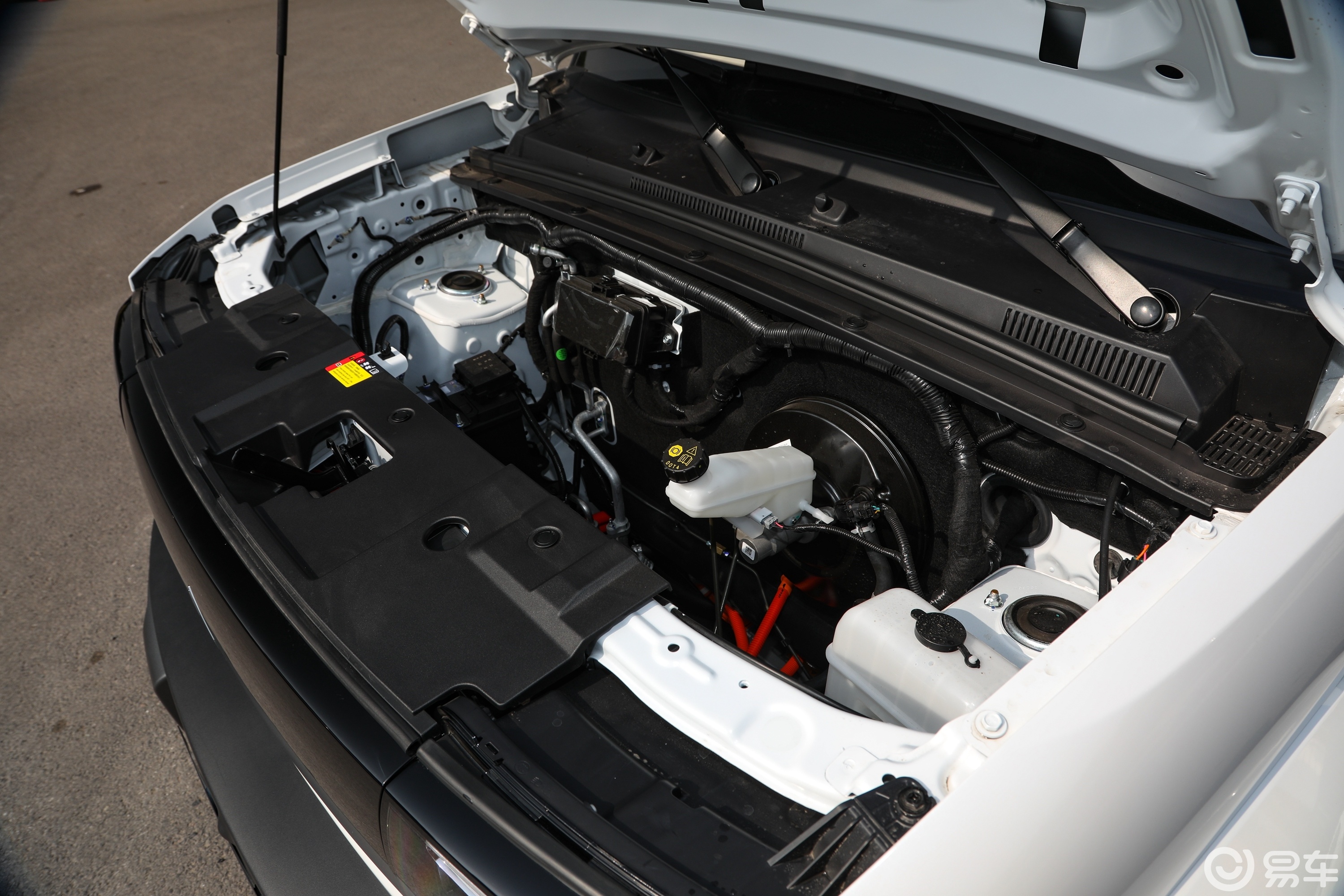 【宝骏悦也303km 旗舰版动力底盘图片-汽车图片大全】-易车