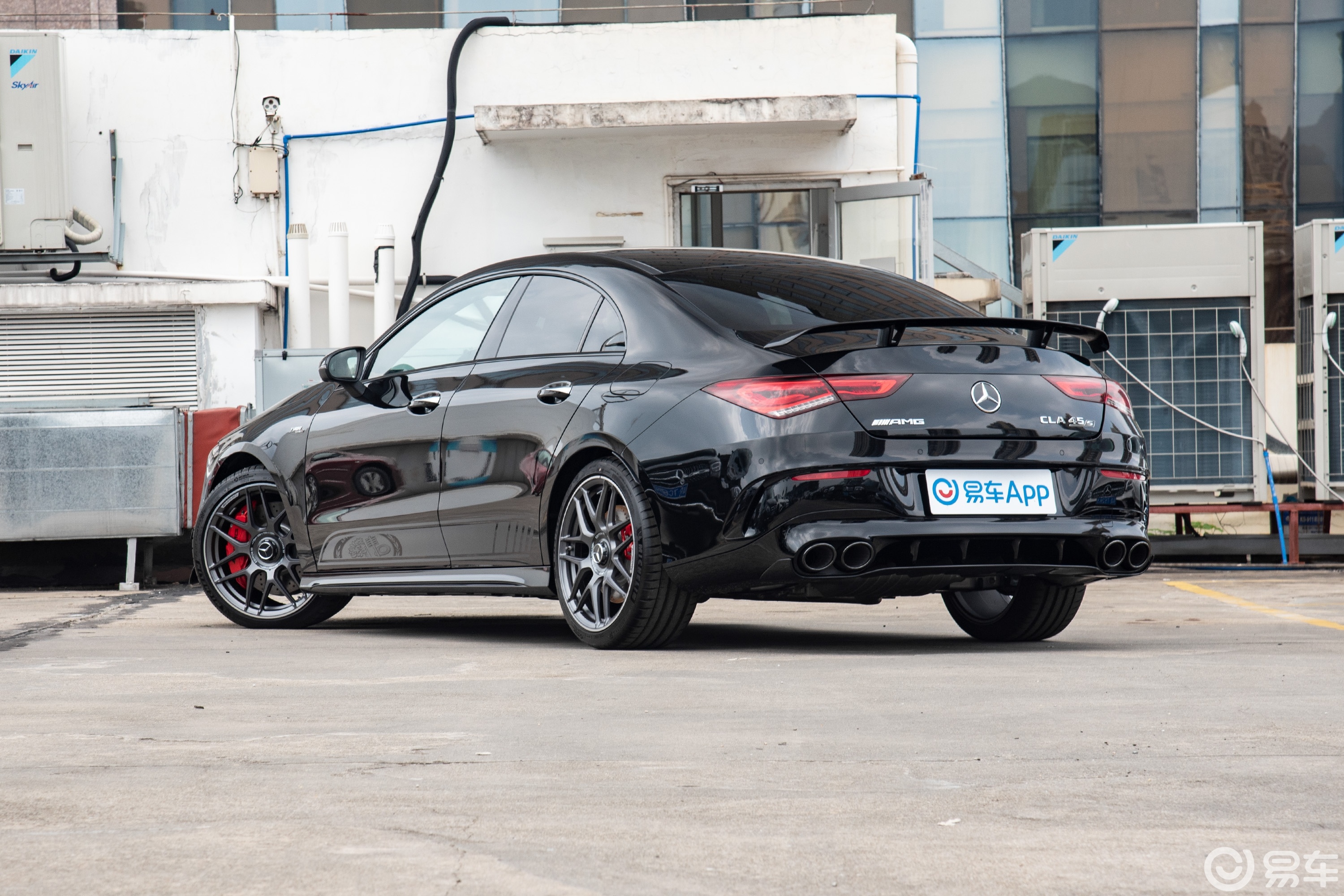 【奔驰CLA级 AMGAMG CLA 45 S 4MATIC＋ 55周年纪念版侧后45度车头向左水平图片-汽车图片大全】-易车