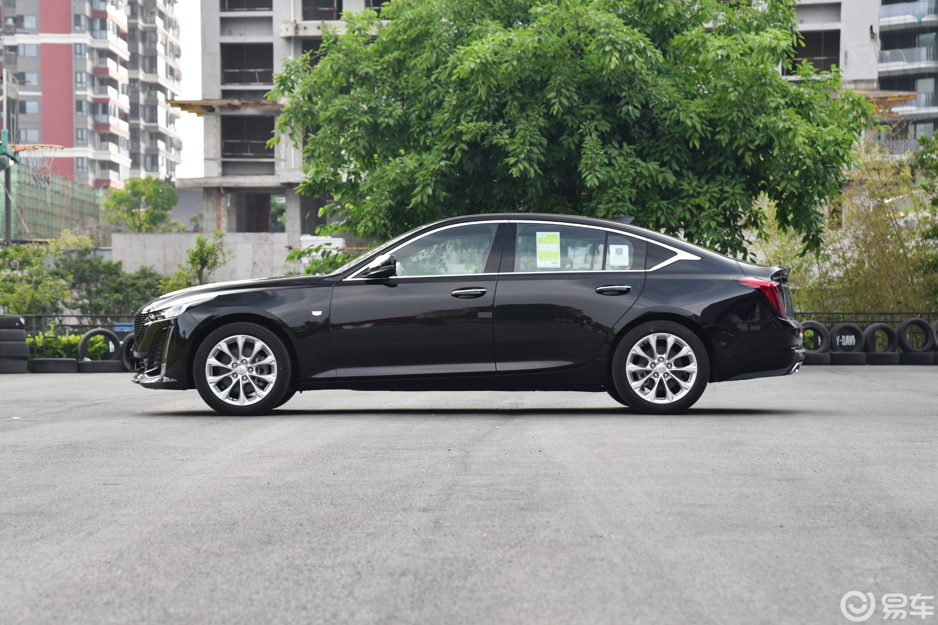 【凯迪拉克CT528T 豪华型(标准版)正侧车头向左水平图片-汽车图片大全】-易车