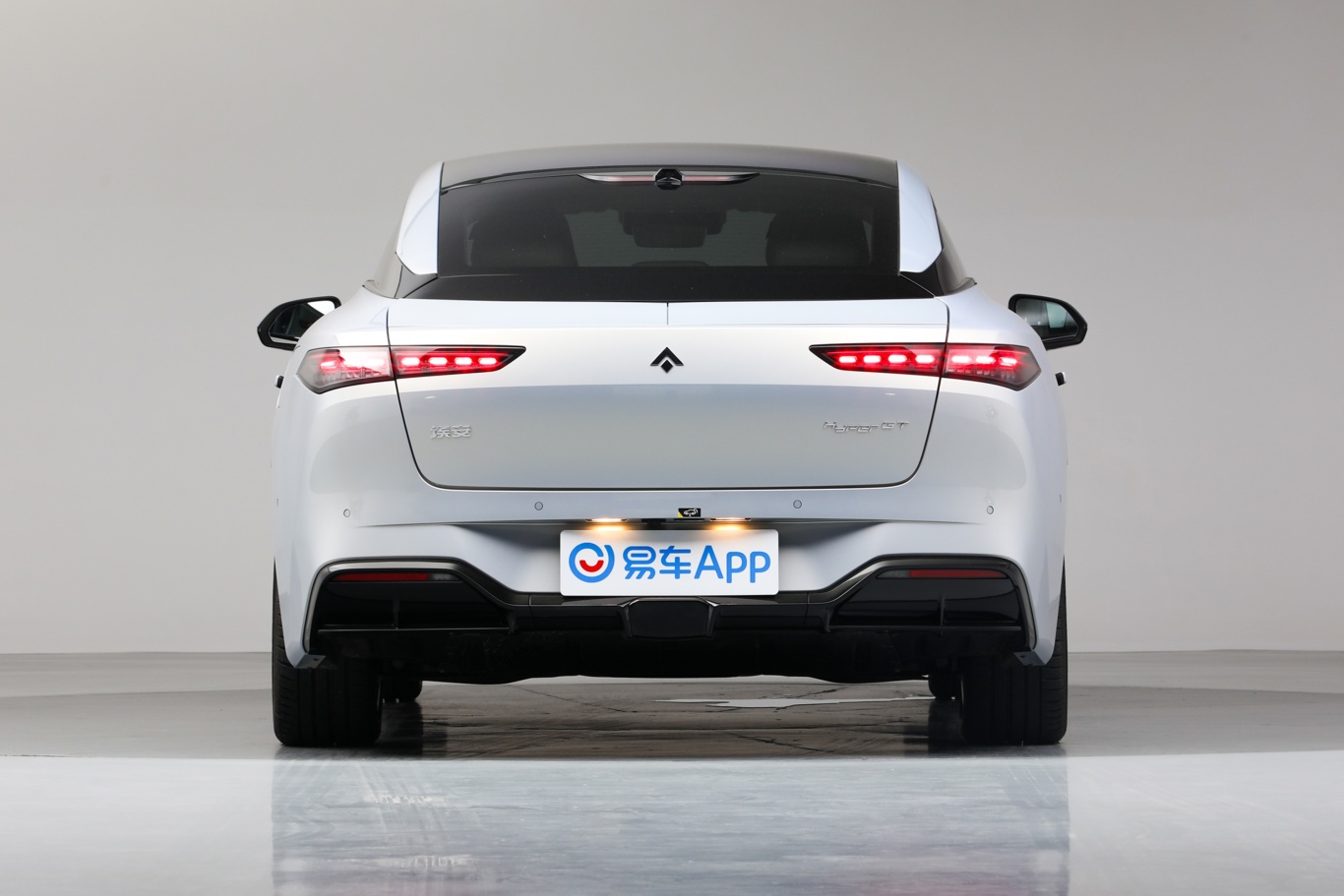 【昊铂GT710km 超充MAX版正后水平图片-汽车图片大全】-易车