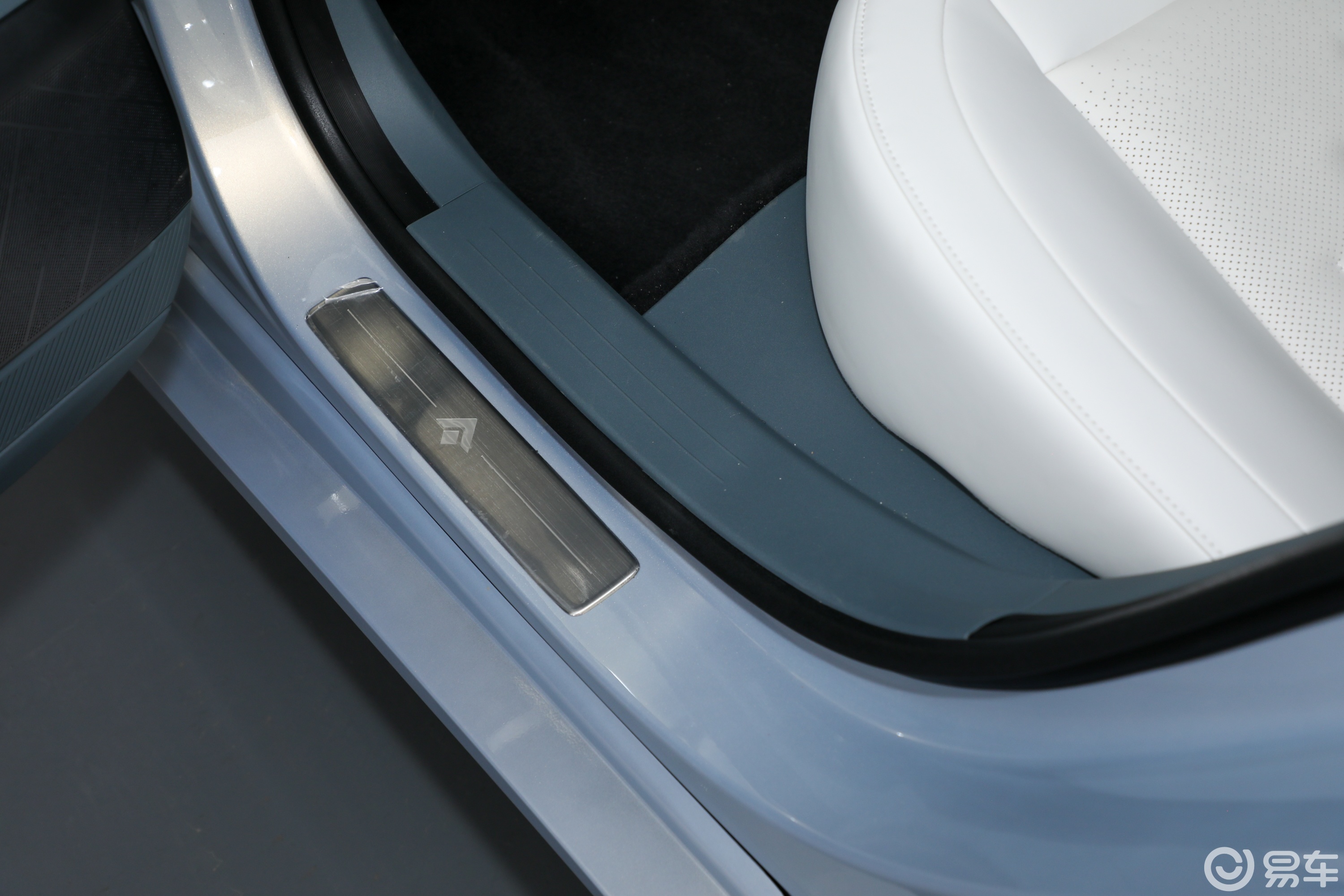 【昊铂GT710km 超充MAX版后排空间图片-汽车图片大全】-易车