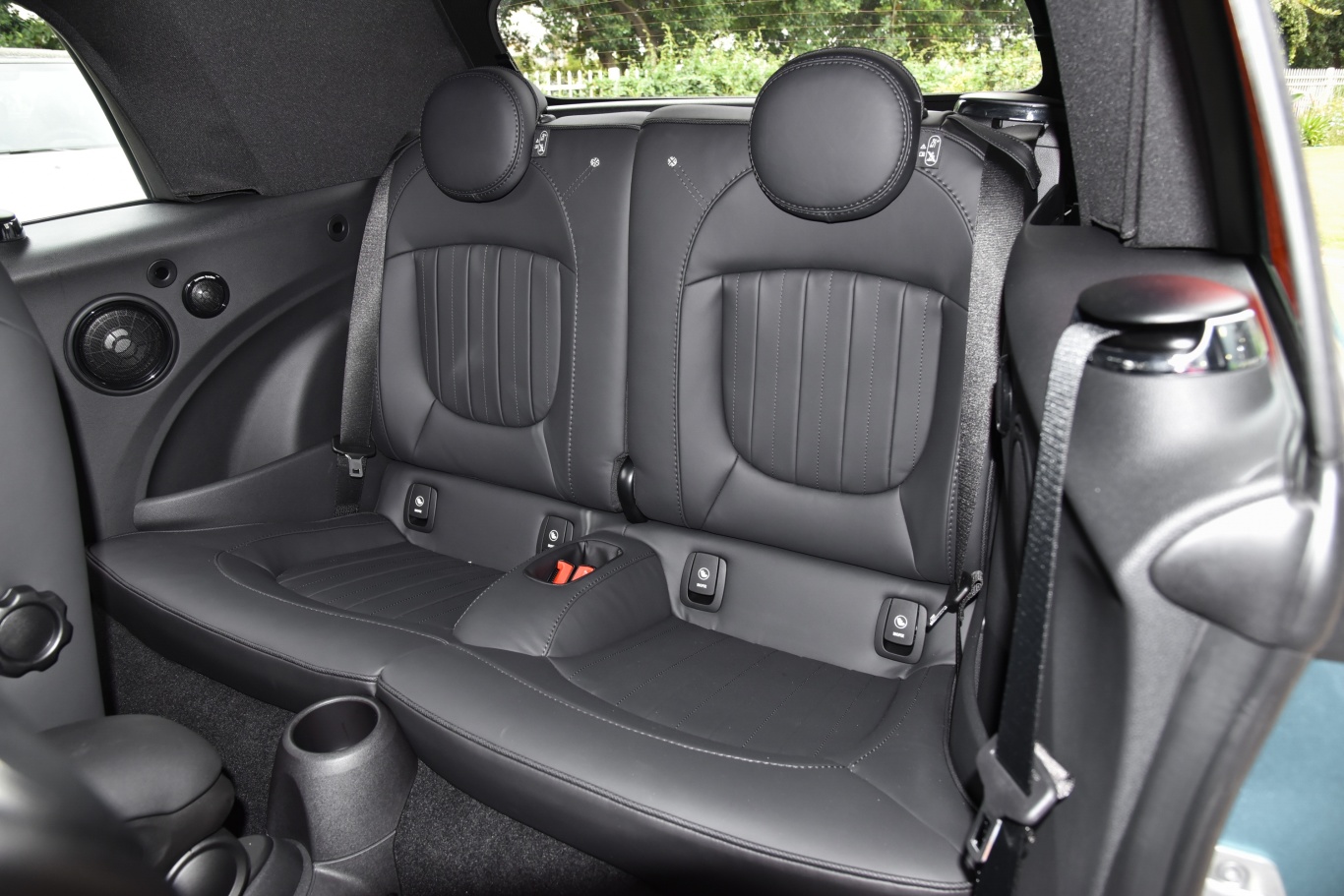【MINI CABRIO2.0T COOPER S CABRIO 海岸线纪念版后排座椅图片-汽车图片大全】-易车