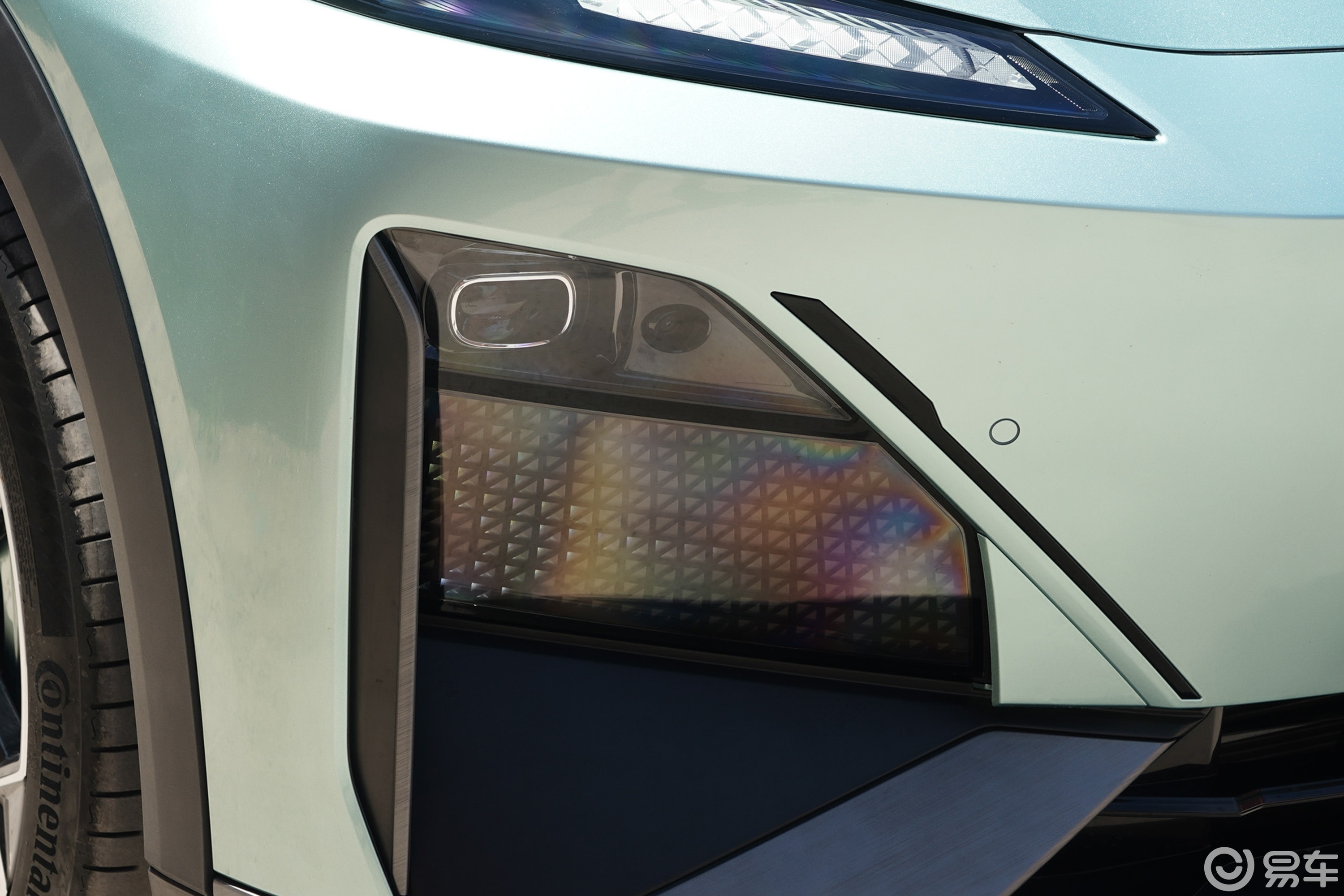 【深蓝S7纯电版 620km 620Max大灯侧45度俯拍图片-汽车图片大全】-易车