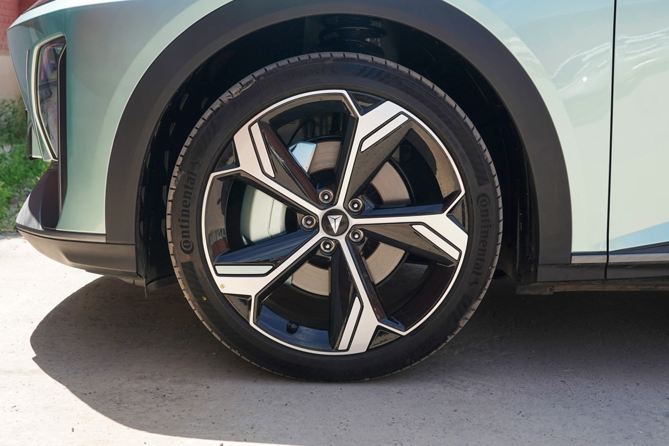 【深蓝S07S7 纯电版 620km 620Max前轮毂造型图片-汽车图片大全】-易车