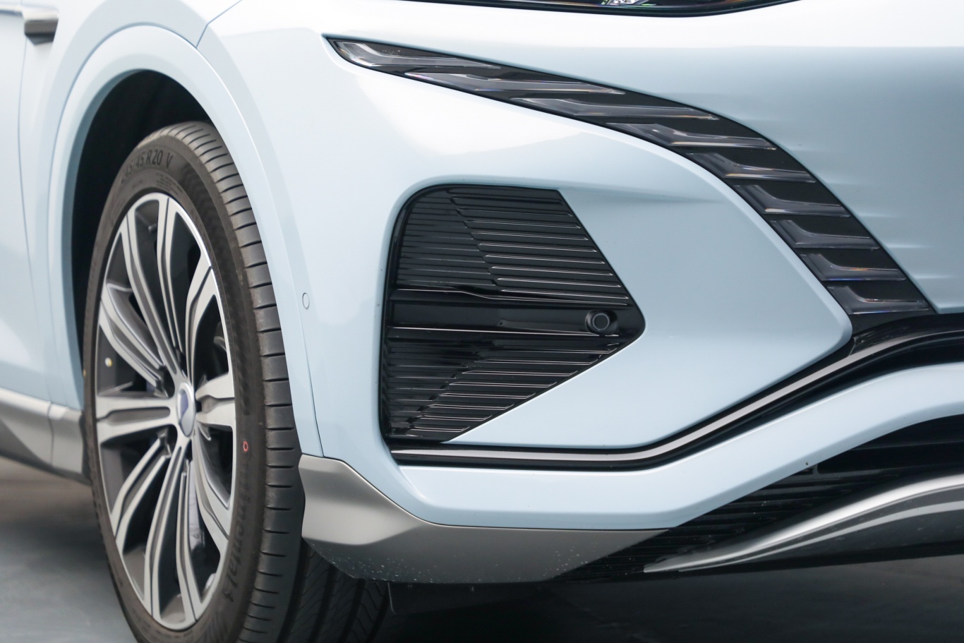 【腾势N7630km 四驱长续航性能Max版外观细节图片-汽车图片大全】-易车