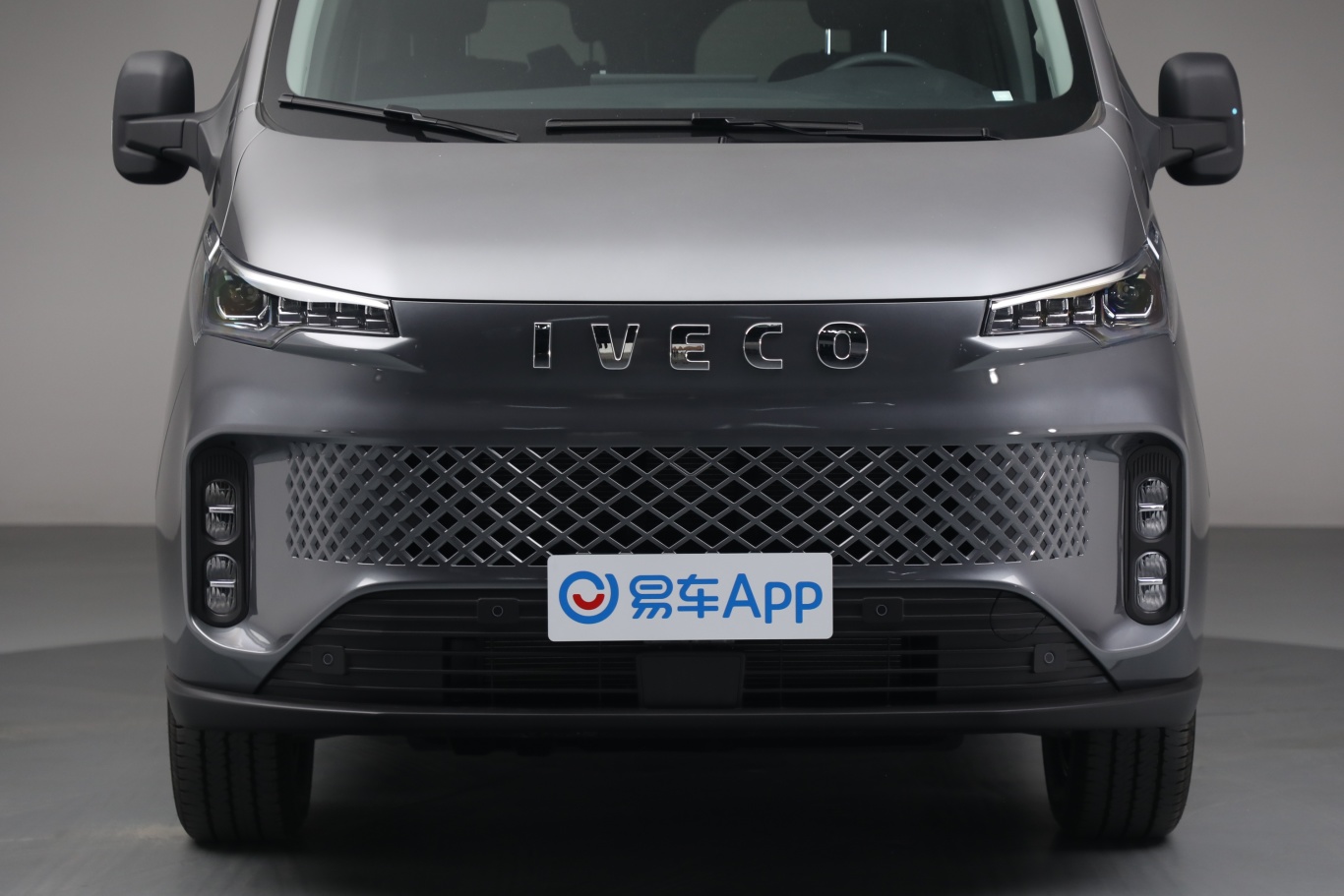 【依维柯聚星2.0T 手动短轴低顶单胎客货车 93kW 5-9座外观细节图片-汽车图片大全】-易车