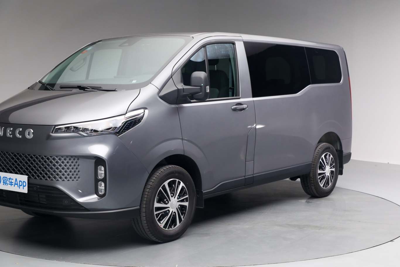 【依维柯聚星2.0T 手动短轴低顶单胎客货车 93kW 5-9座外观细节图片-汽车图片大全】-易车