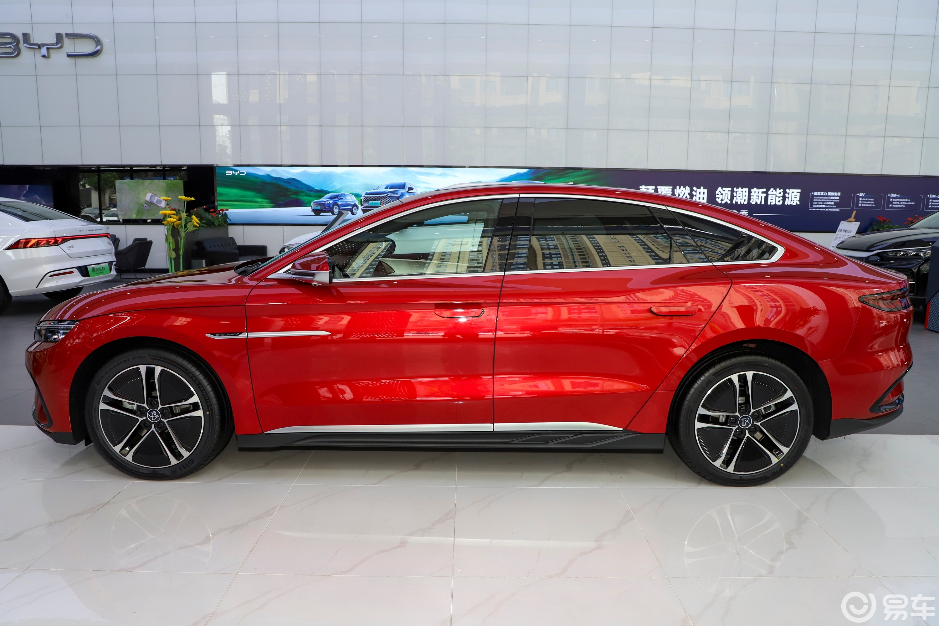 【汉EV 冠军版 605km 前驱尊贵型正侧车头向左水平图片-汽车图片大全】-易车