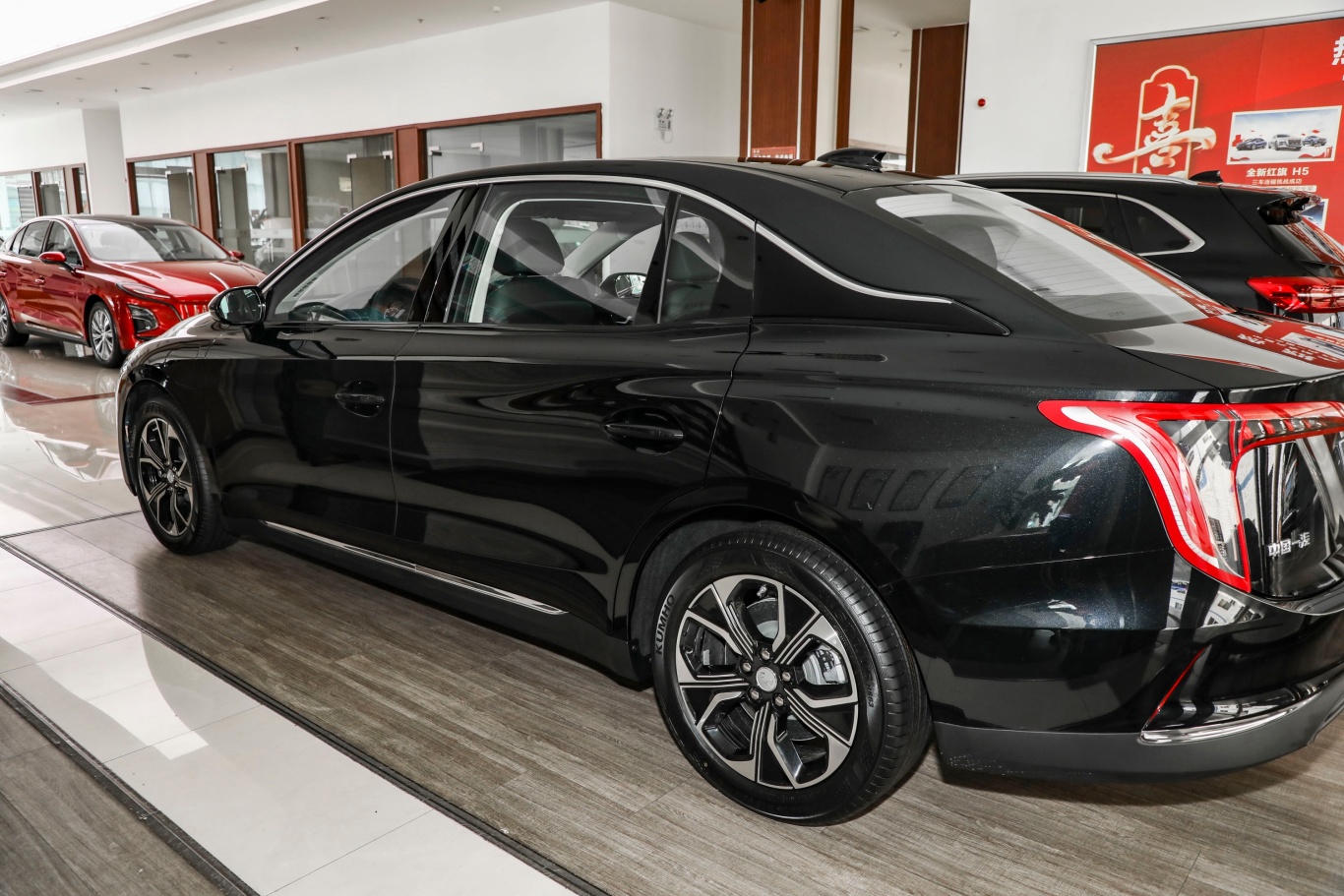 【红旗E-QM5改款 431km 基础出行版外观细节图片-汽车图片大全】-易车