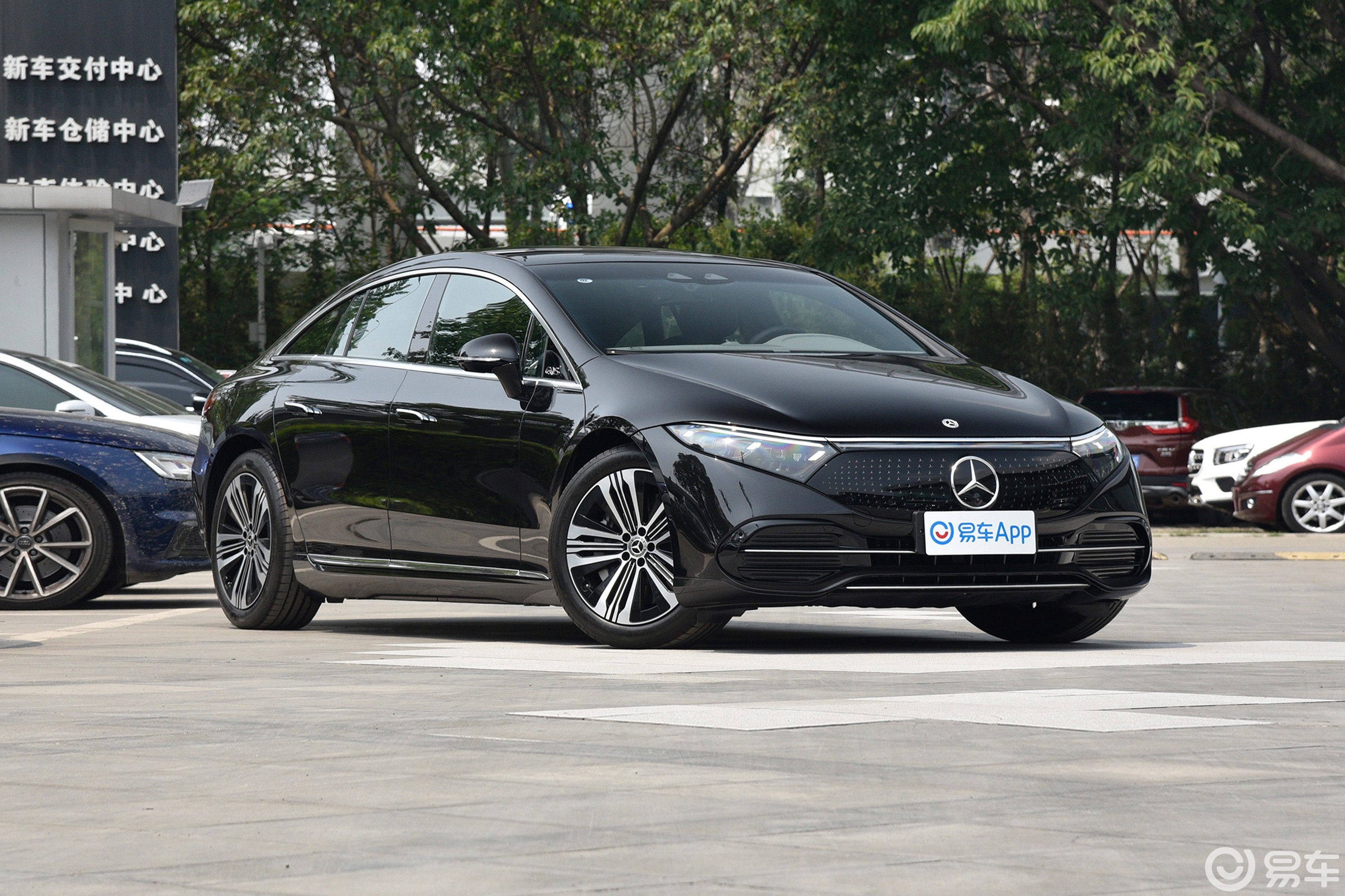 【奔驰EQS改款 450+ 先锋版侧前45度车头向右水平图片-汽车图片大全】-易车