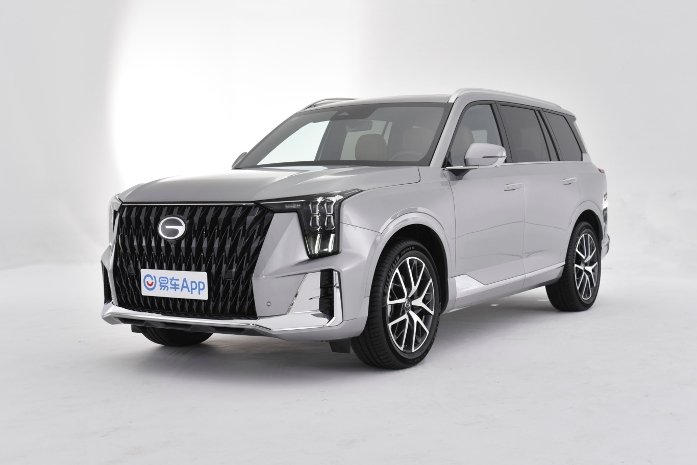 【传祺GS8双擎 2.0T 四驱尊贵版 6座侧前45度车头向左水平图片-汽车图片大全】-易车